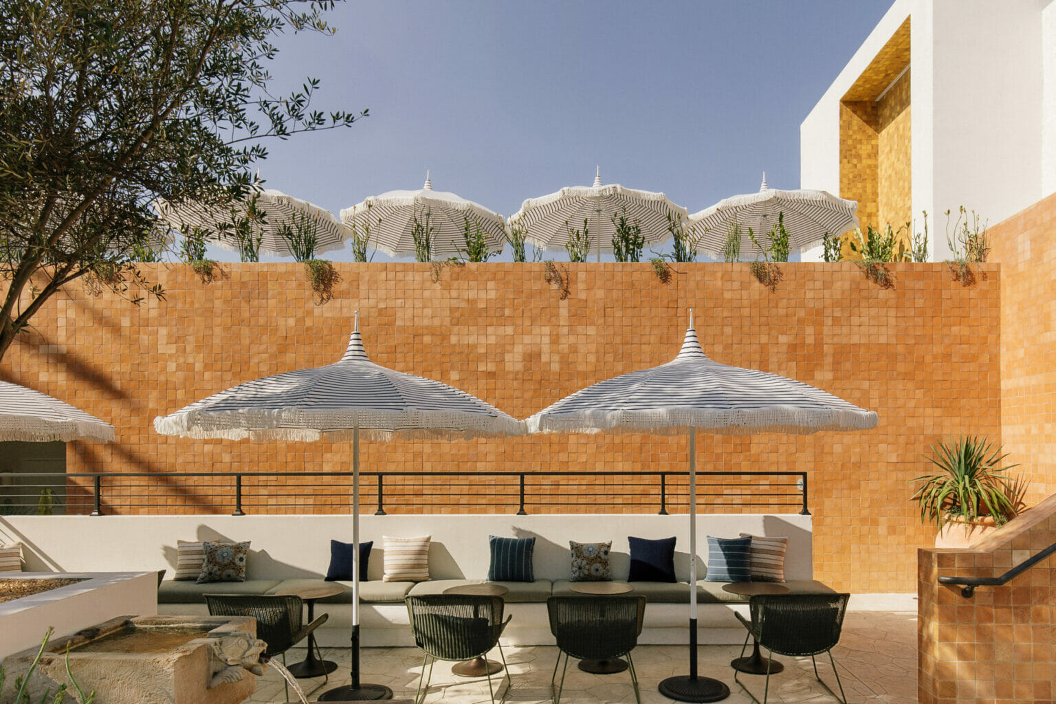 SILVER LAKE POOL & INN - Electric Bowery